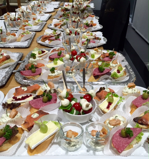 S+T Event_Catering_Canapes_Tagung_Flying Buffet – Catering Events